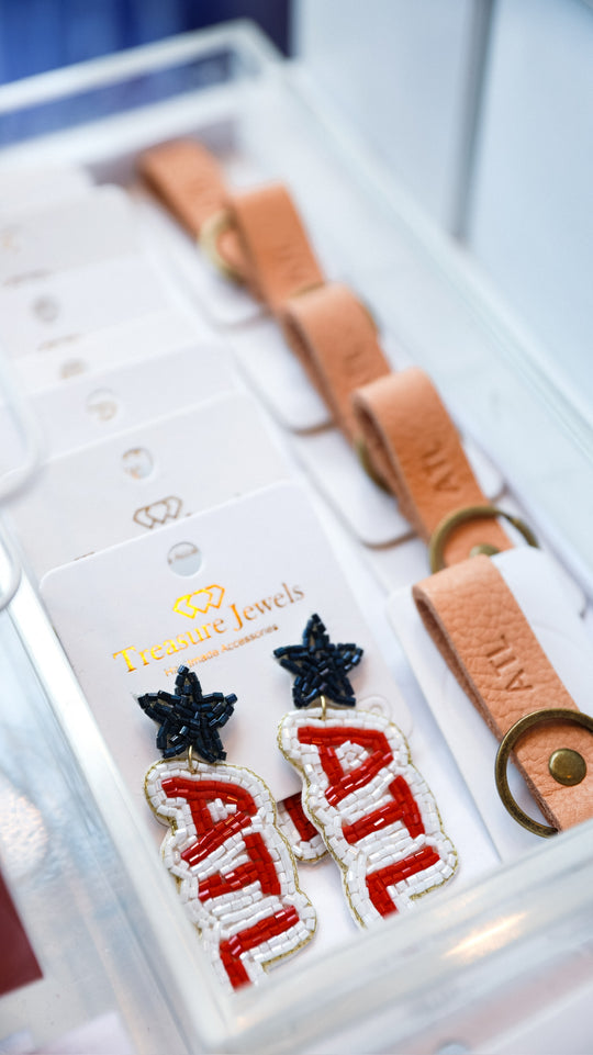 DU Exclusives – Dress Up